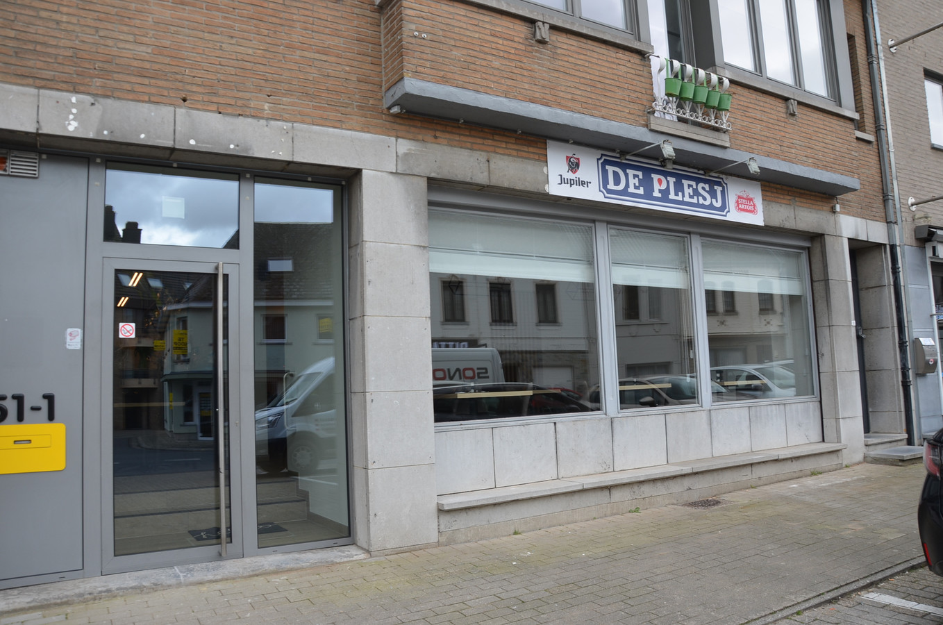 NET OPEN. Bistro Den Bareel heropent op nieuwe locatie in hartje ...