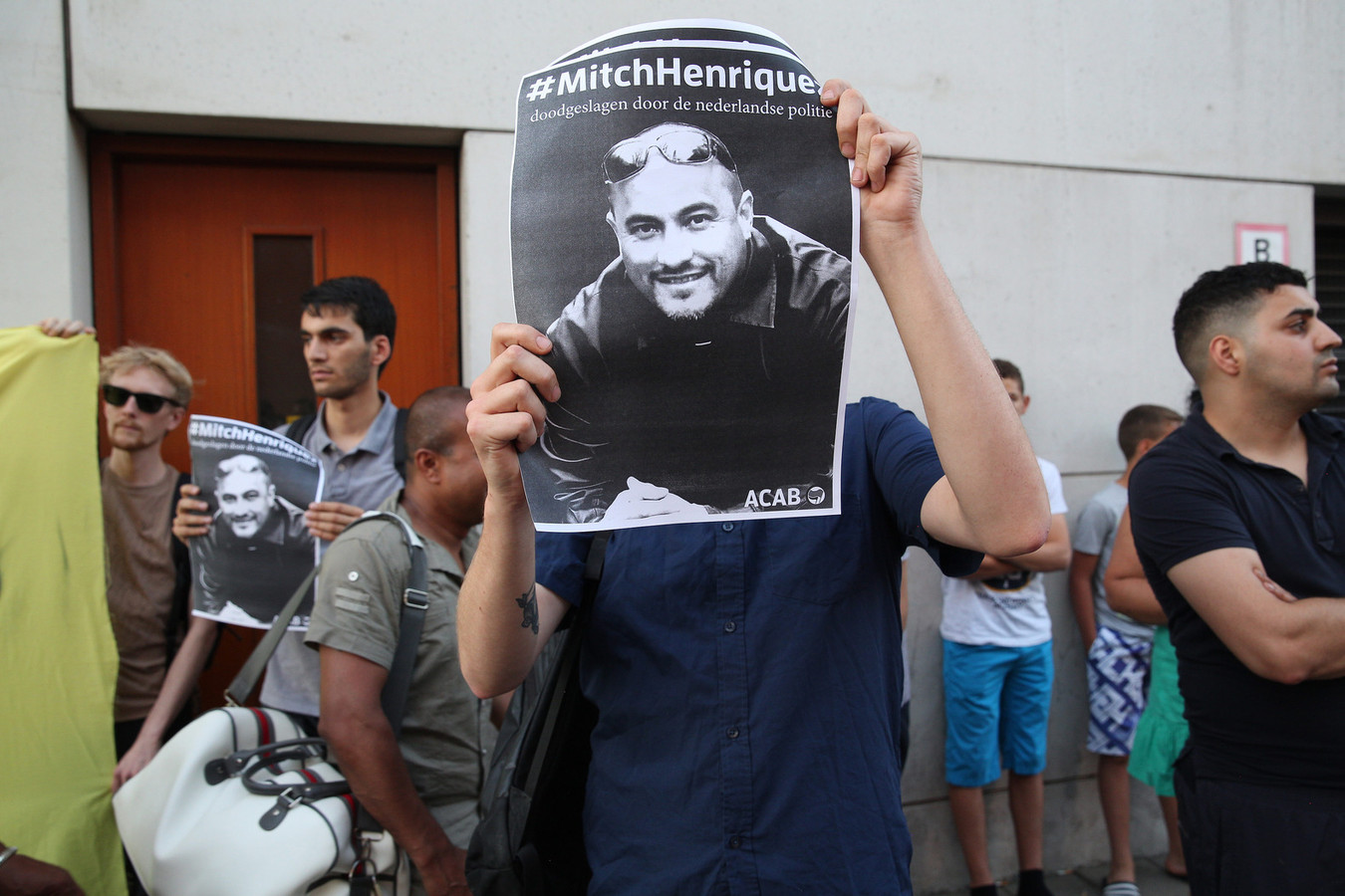 'Mitch Henriquez is gigantisch mishandeld' | Foto | gelderlander.nl