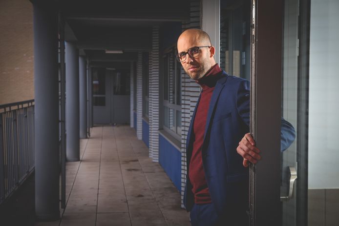 Directeur Biesemans leidt ‘de wonderschool van Anderlecht’: "Buiten de klas zou een zorgteam ...