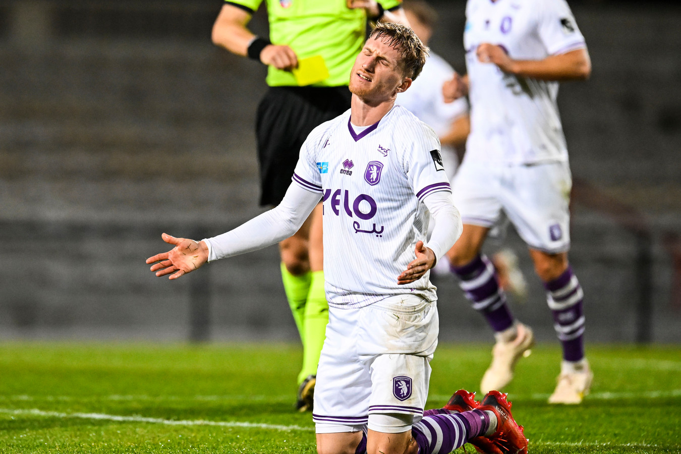 FC Dordrecht haalt twee spelers uit België en legt captain Suray langer vast | Foto | AD.nl