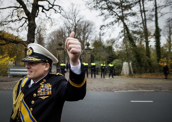‘Koning’ Rutger drie kwartier vastgehouden door politie ...