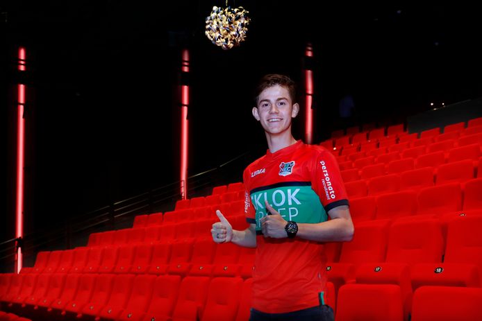 ‘Mathias de Wolf op 1 december op het veld bij NEC, Tavsan vorig ...