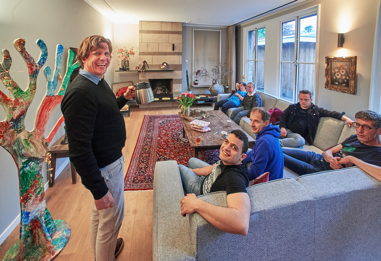Acht verstandelijk beperkten wonen samen in één groot huis: ‘We zijn ...