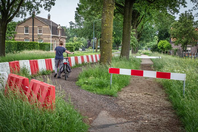 Opletten voor de das op dit fietspad, áls die er nog zit | Land van ...