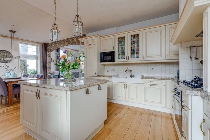 In Amsterdam koop je een rijtjeshuis voor 1,5 miljoen euro: deze ...