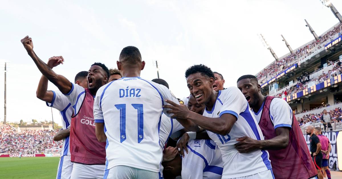 Giménez en Álvarez plaatsen zich met Mexico voor finale Gold Cup tegen ...