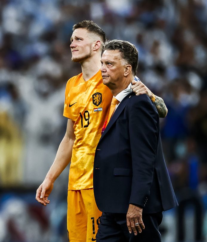 Louis van Gaal baalt over zwakke penalty’s van Oranje: “Heel het jaar ...