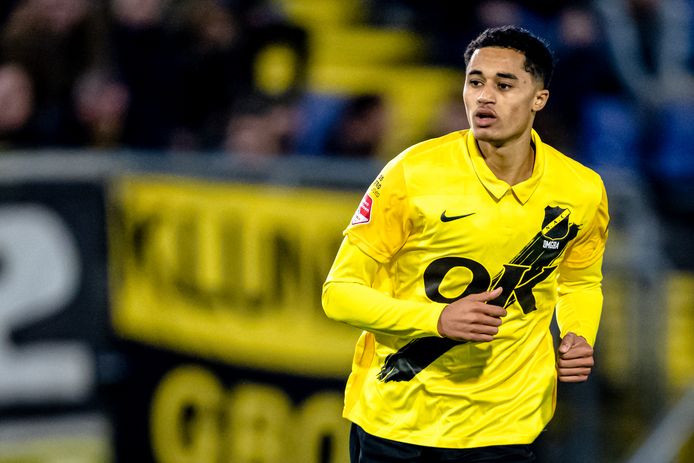 NAC-debutant valt in het pulletje: ‘Hij heeft geen ruzie met de bal ...