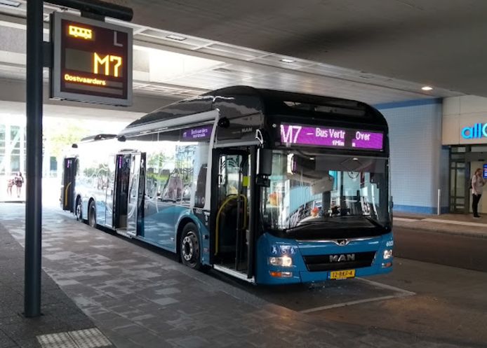 Minder bussen in Almere door zomerdienstregeling en werkzaamheden ...