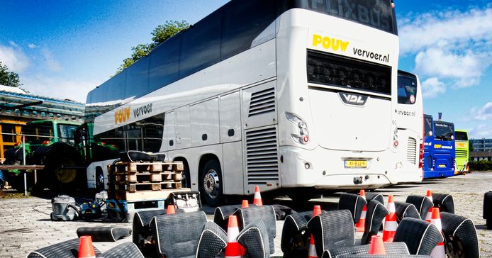 Schoolreis eindigt op Belgische parkeerplaats, ouders moeten kinderen ...