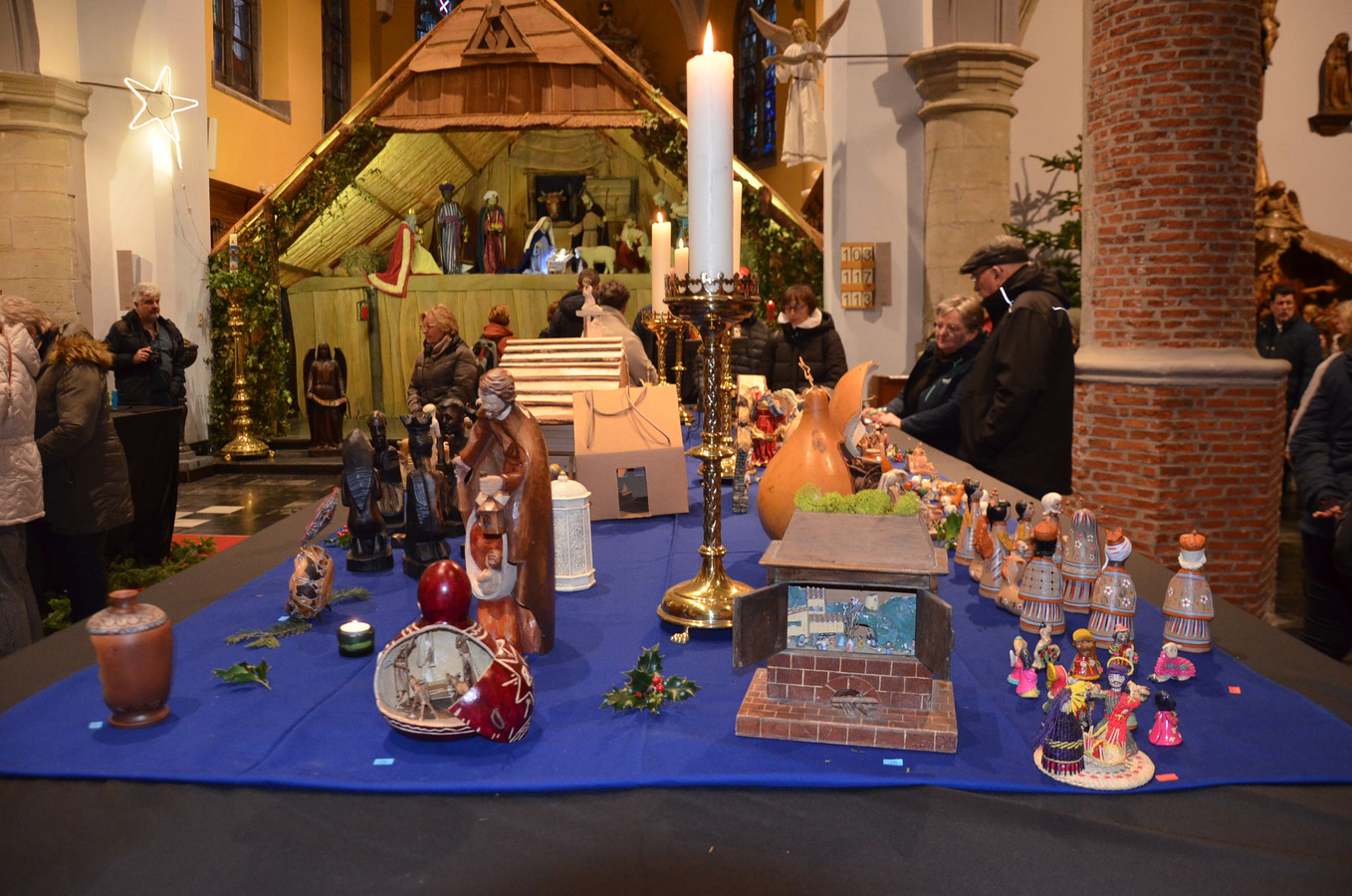 Kerstmarkt en kerststallenexpo in 'kerstdorp' Pollare gaat goed van ...