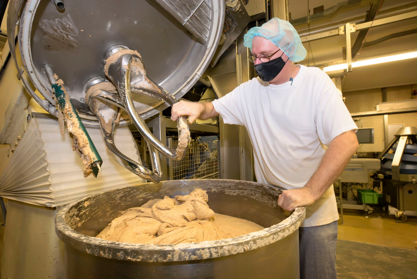 Bakkerij Welten (Borgesius Breda) haalt na 130 jaar allerlaatste brood ...