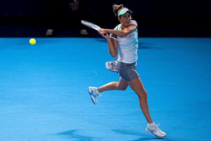 Elise Mertens blikt Alizé Cornet in en grijpt eerste WTA-zege van het ...