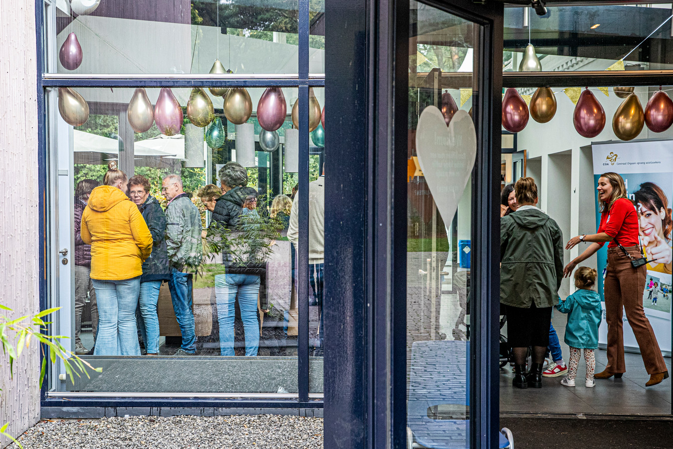 Asielzoekerscentrum mogelijk drie jaar langer open: Oirschotse mix van ... Asielzoekerscentrum mogelijk drie jaar langer open: Oirschotse mix van ...