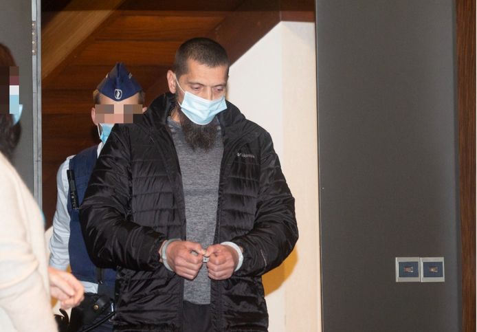 ASSISEN. Procureur-generaal vordert 27 jaar opsluiting voor Ramzes Takaev (48): “Doodslag op ...