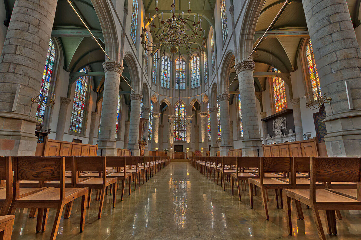 Bijzondere ontdekking: acht eeuwenoude grafkelders onder de Sint ...