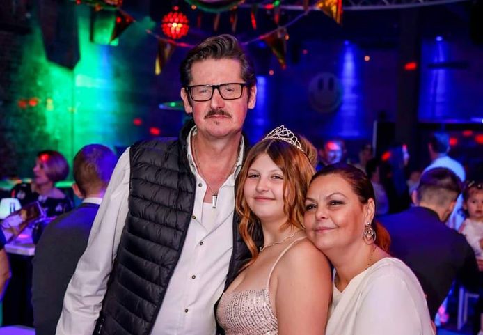 Voor carnaval moest hij al verstek laten gaan en nu werd die routine-operatie hem fataal: Michel ...