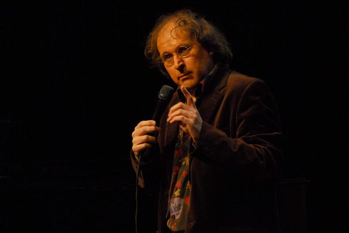 Tekstschrijver en cabaretier Bart de Groof presenteert nieuwste boek ...