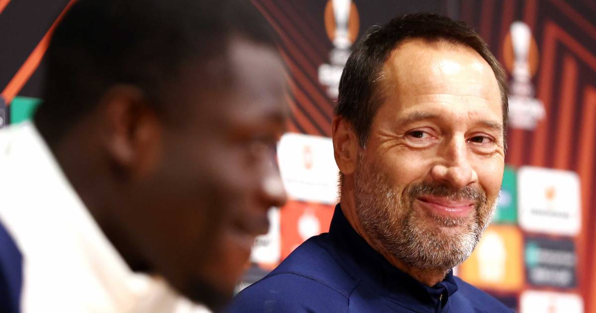 John van ’t Schip kiest met Ajax voor de aanval: ‘Brighton is een heel ...