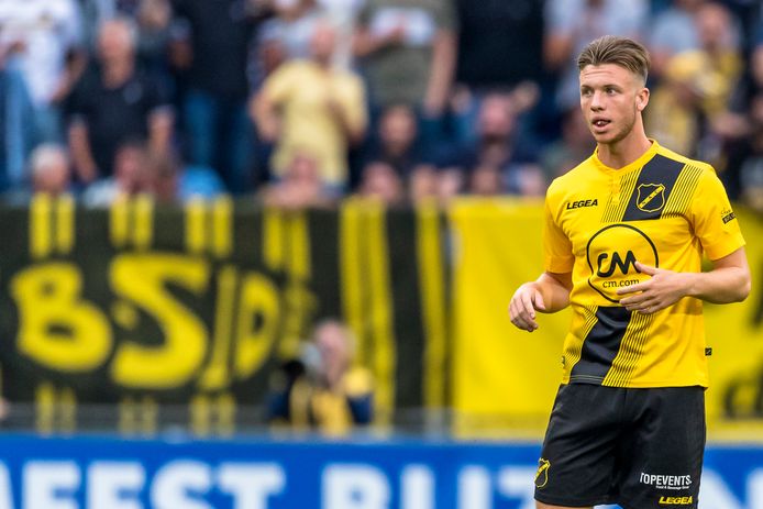 Eerste 'Avondje NAC' in beeld: Van indrukwekkende stilte tot ...