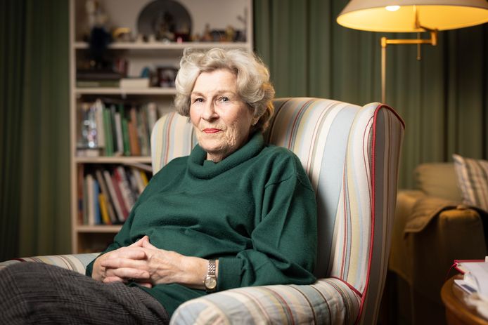 Twentse stewardess verliest 14 collega's bij vliegramp: 'Wat is daar gebeurd?’ | Wierden | AD.nl