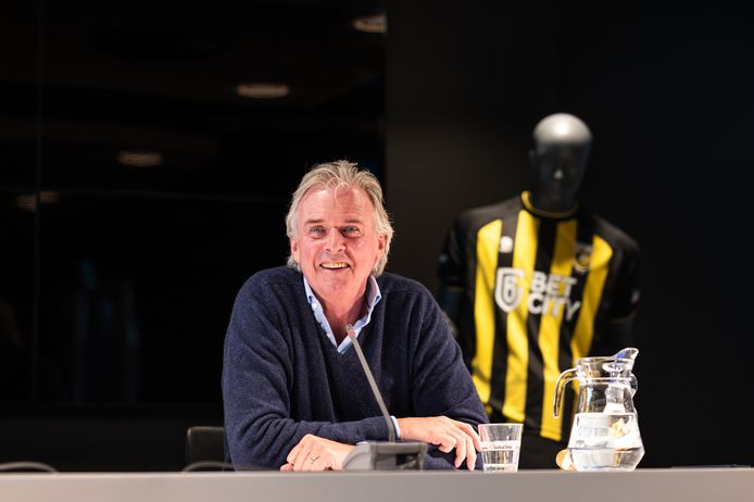 Vitesse was uren verwijderd van faillissement, clubicoon Theo Janssen ...