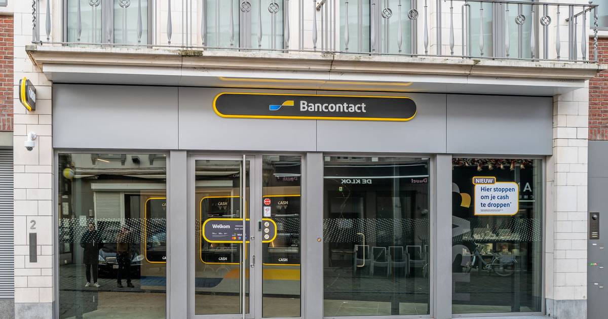 Batopin-bankautomaat geopend aan de Grote Markt van Aalst | Aalst | hln.be