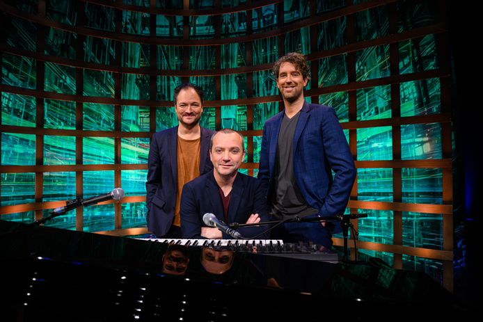 Kledingbank Sappemeer krijgt 120 winterjassen voor kinderen in ...