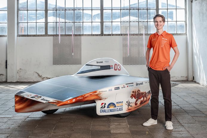 Vincent (22) is met de zonneauto op weg naar een emissieloze toekomst ...