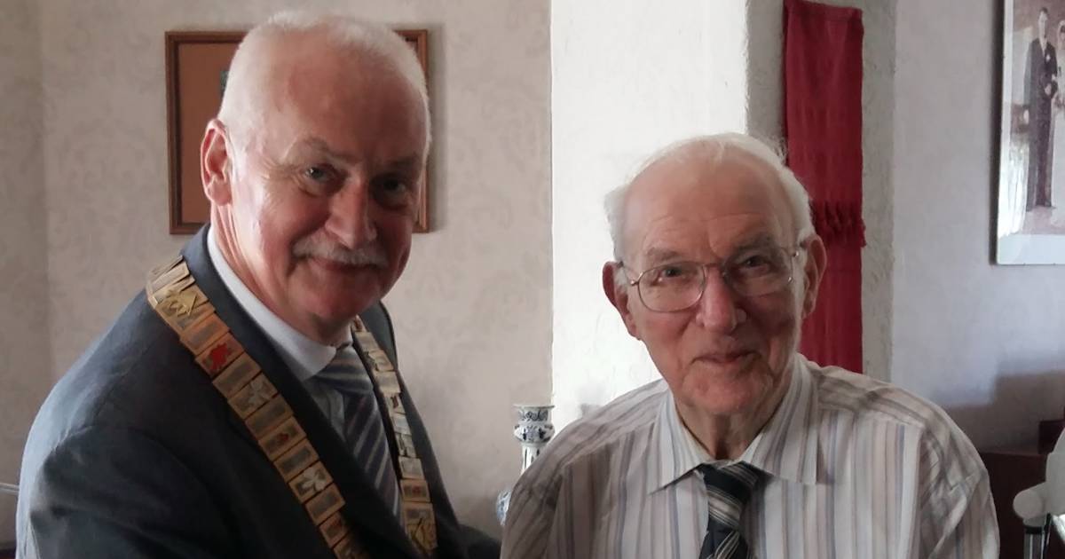 Henk was een meester in de Nederlandse taal en corrigeerde zelfs de ...