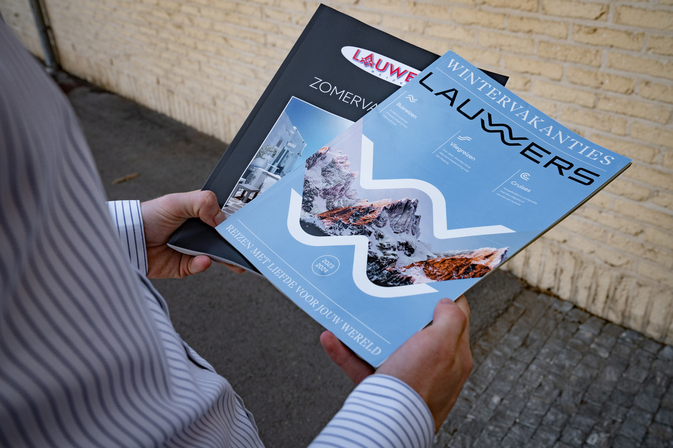 Nieuw logo en vier extra autocars voor Reizen Lauwers: “Het gaat weer ...