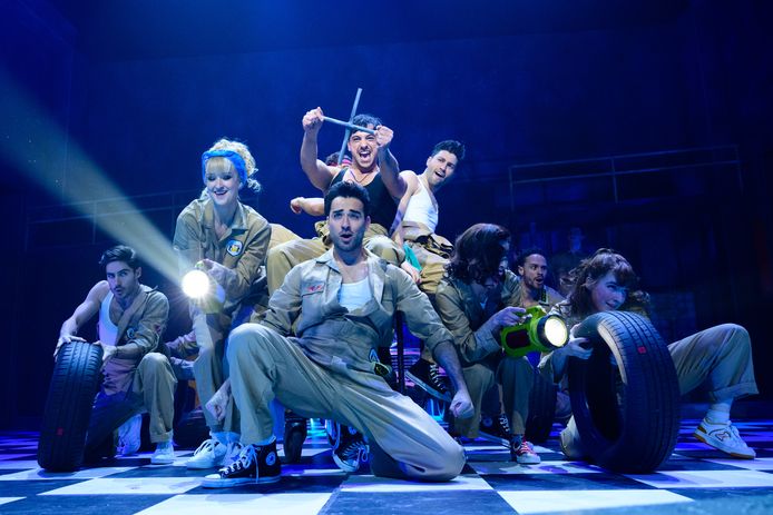 Eerste beelden musical Grease met jonge talenten Danique en Tristan ...