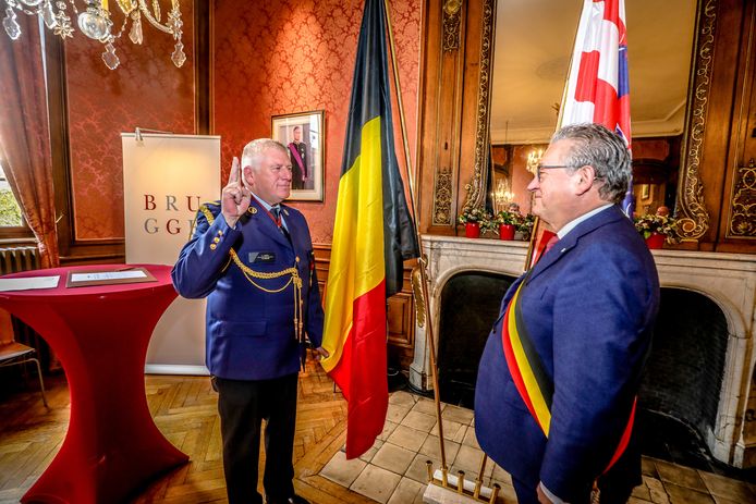 Yves Rotty (54) legt eed af als nieuwe korpschef van Brugge: “Ik kan ...