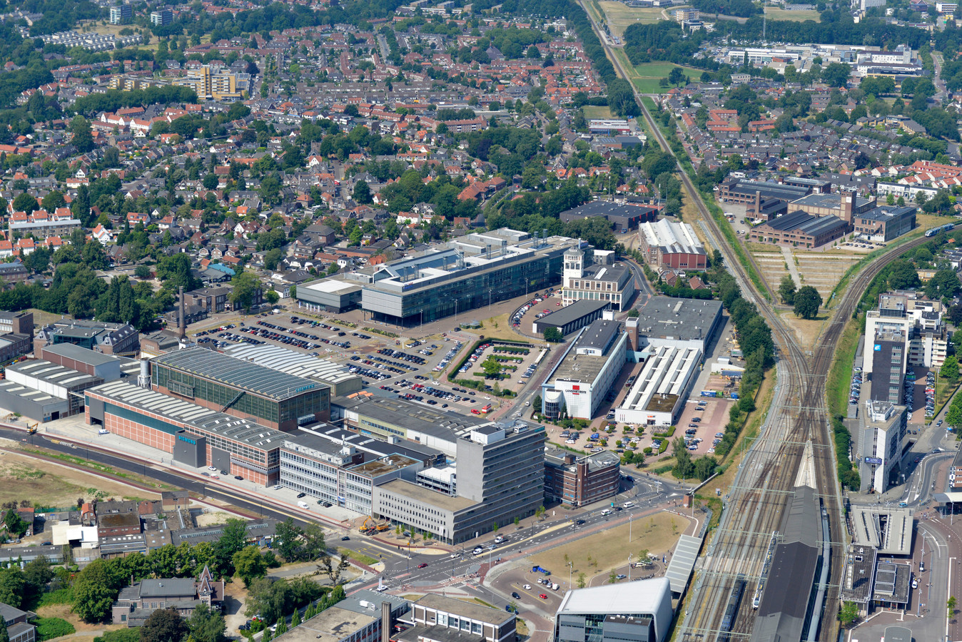 Mega-vastgoeddeal: Trebbe koopt voormalig complex van Stork in Hengelo ...