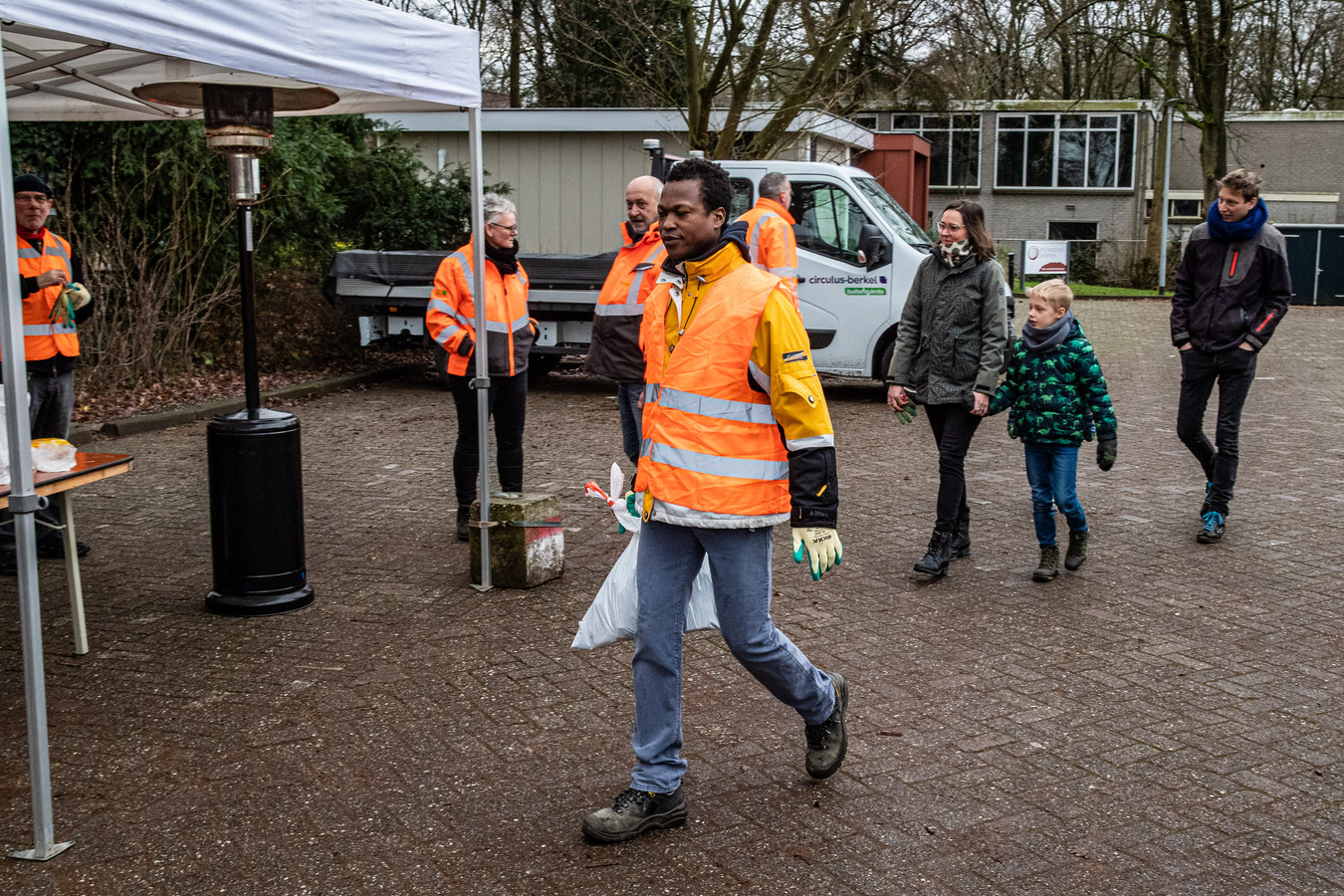 Deventer levert weer volop vuurwerkafval in: ‘Zolang er geen verbod is ...