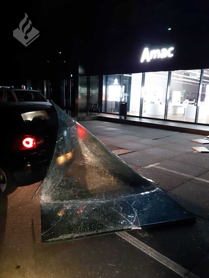 Veel spullen gestolen na ramkraak Amac | Utrecht | AD.nl