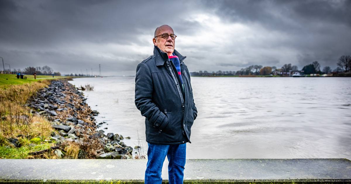 Arie denkt nog vaak aan de vriendjes die omkwamen tijdens de watersnood ...