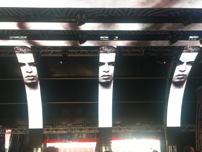 Winne houdt de herinnering aan overleden rapper Feis levend op Paaspop ...