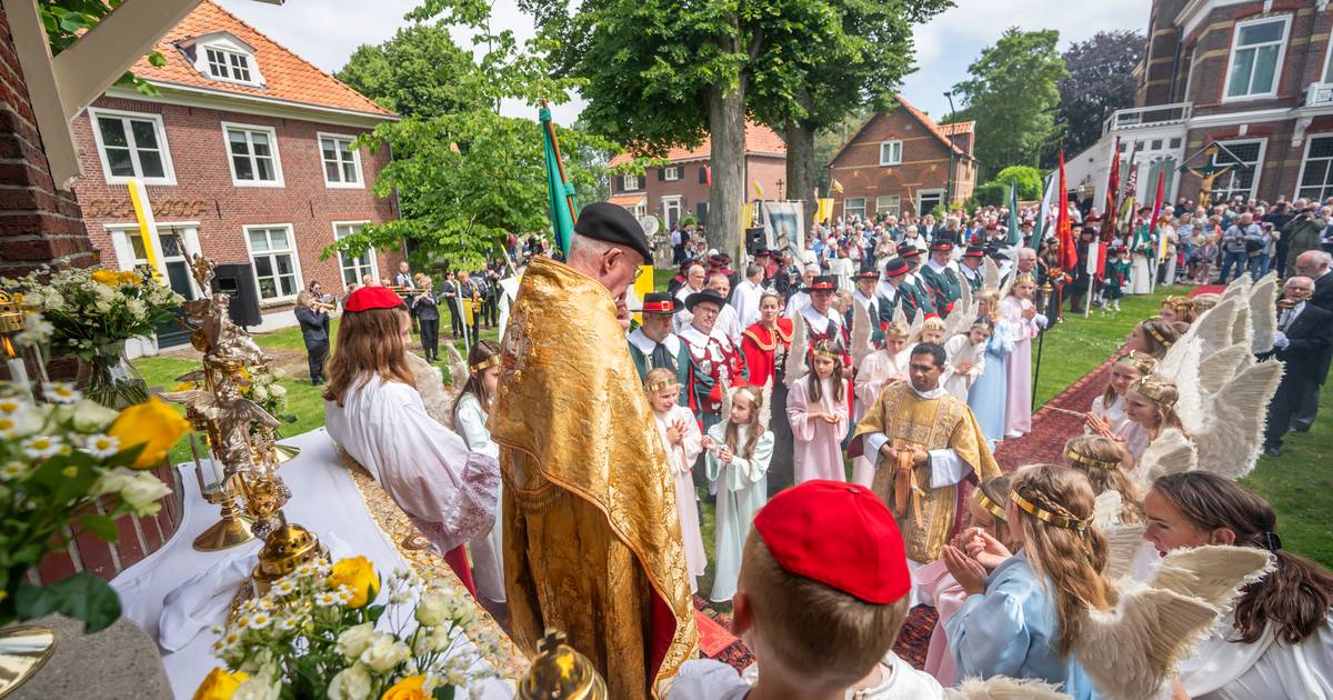 Bloedprocessie als hart van Boxmeer: ‘Het is de enige processie die nog ...