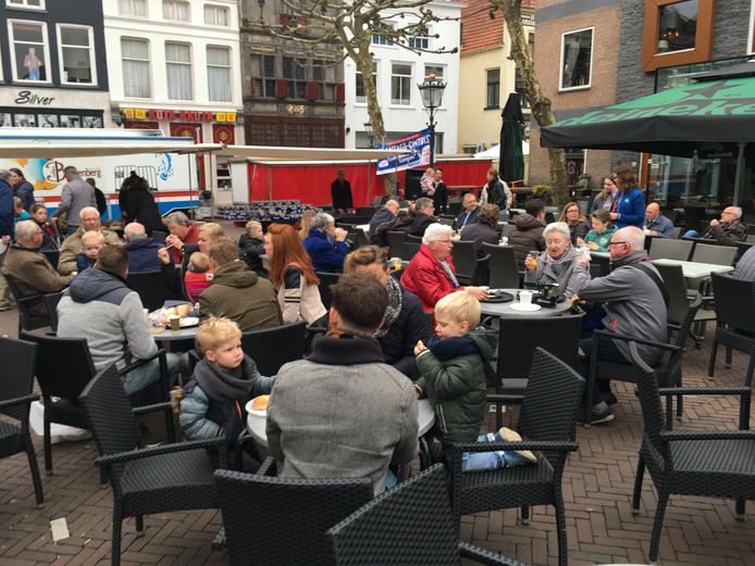 Terrasseizoen start met ontbijt op koude Plantage én in horeca van ...