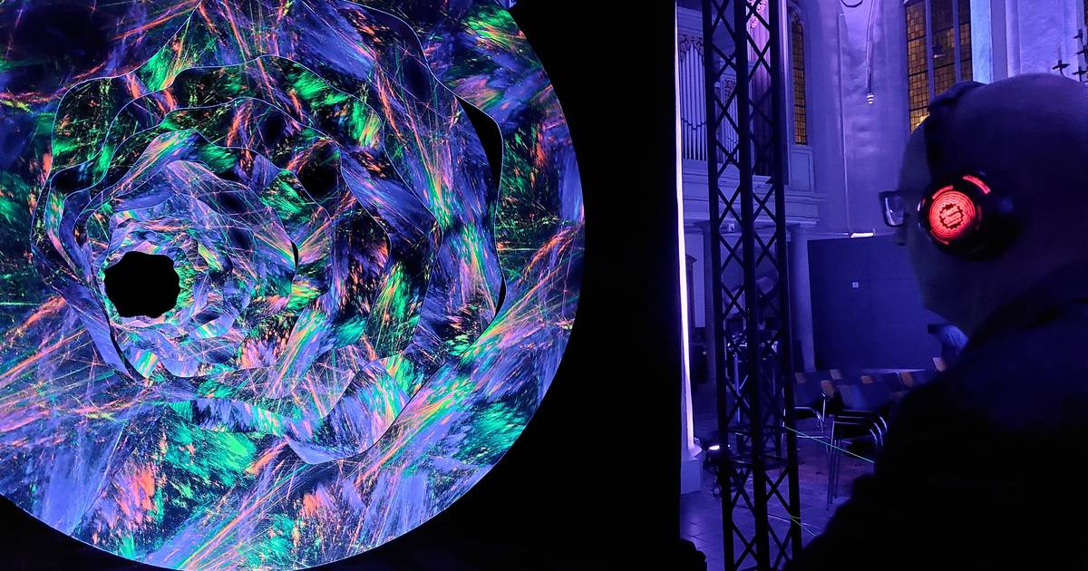 ‘Hallucineren zonder drugs’ in de Catharinakerk: ‘Hier, zet een ...