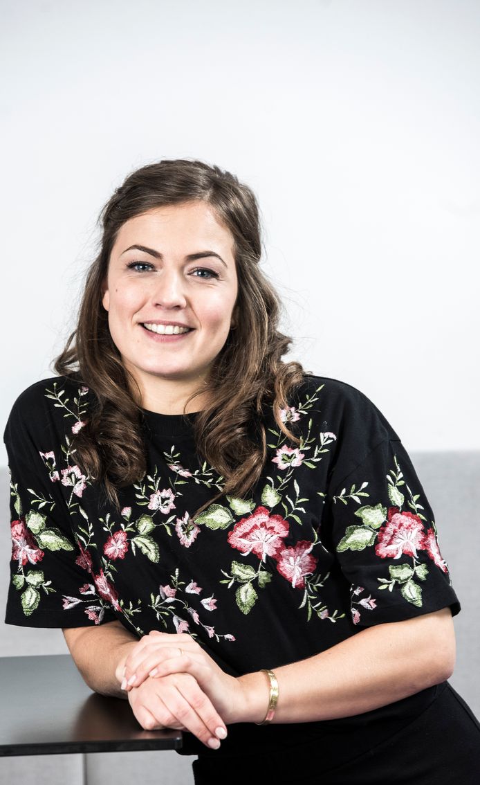 Frances Lefebure presenteert 'Forever Young' | De Krant | hln.be