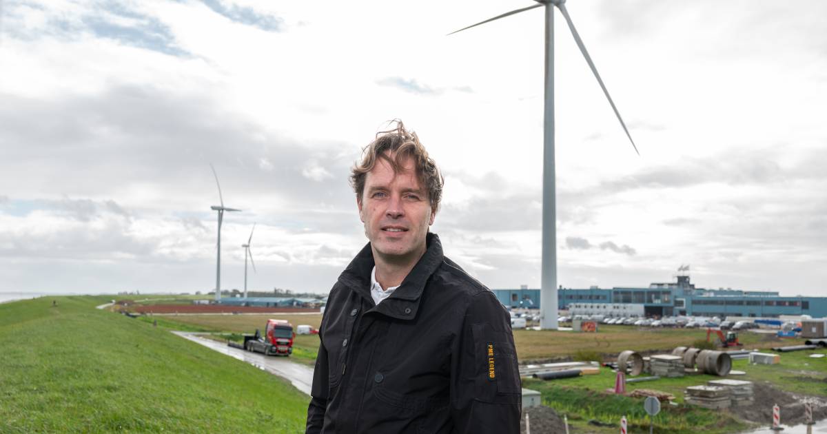 Rogier gooide zijn loopbaan radicaal om: van de hectiek bij TUI naar het rustige Zeeuwind. ‘Zo'n ...