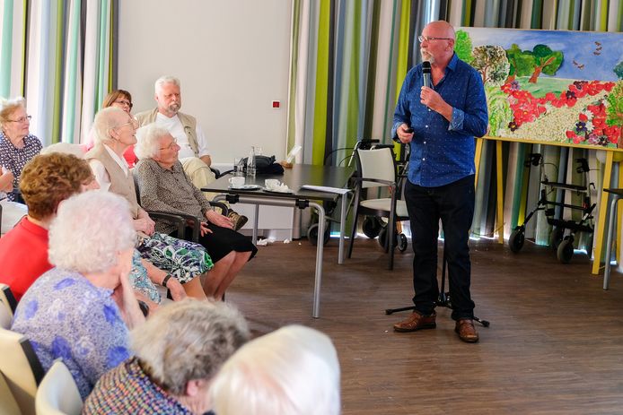 Geert Segers brengt ode aan idool Toon Hermans | Overijse | hln.be