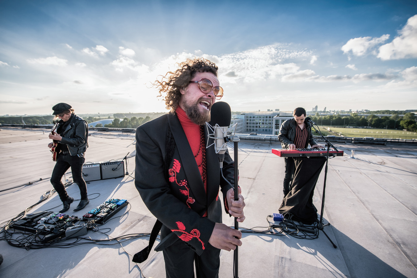 DI-RECT speelt nieuwe single live op negen radiostations tegelijk ...