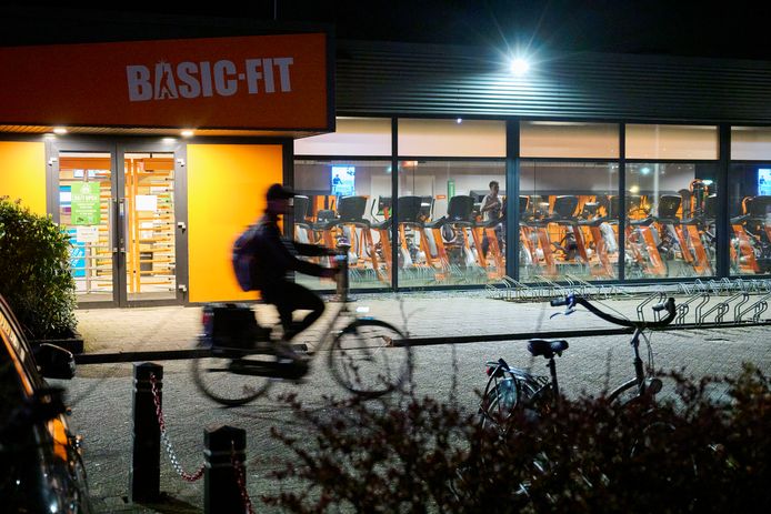 Als Ari ’s nachts niks beters te doen heeft, gaat-ie trainen: ‘Daar heb ...