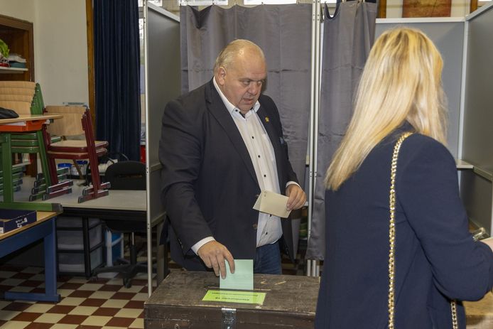 “Le recomptage est improbable même avec de fausses procurations”: les ...