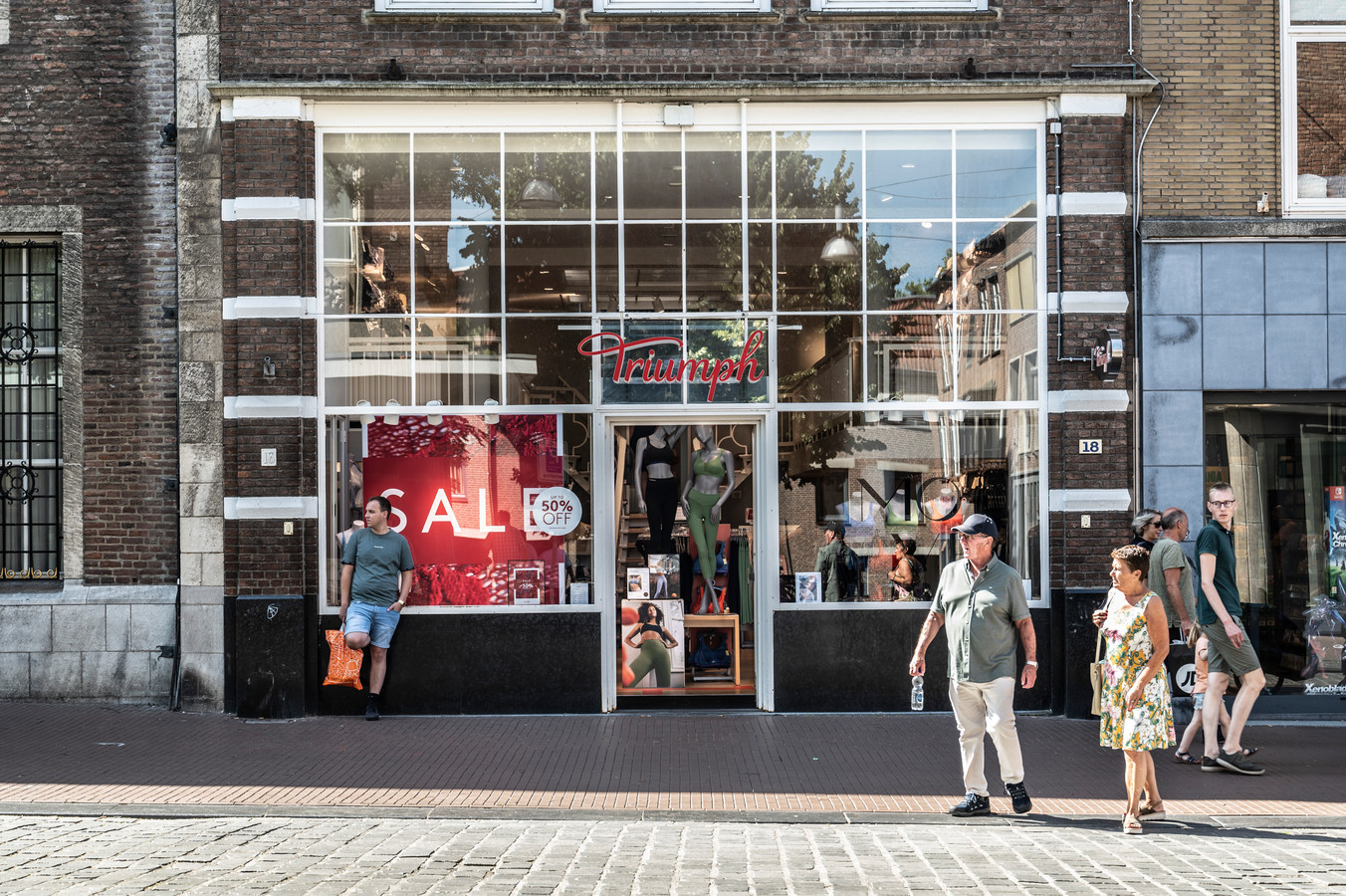 Legendarische eigenaar van ‘oudste boekhandel van Nederland’ overleden ...