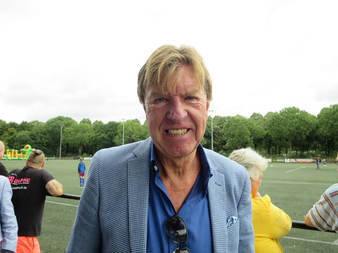 Aad de Mos voorspelt PSV - Ajax vanuit kappersstoel en Leo Alkemade kan ...