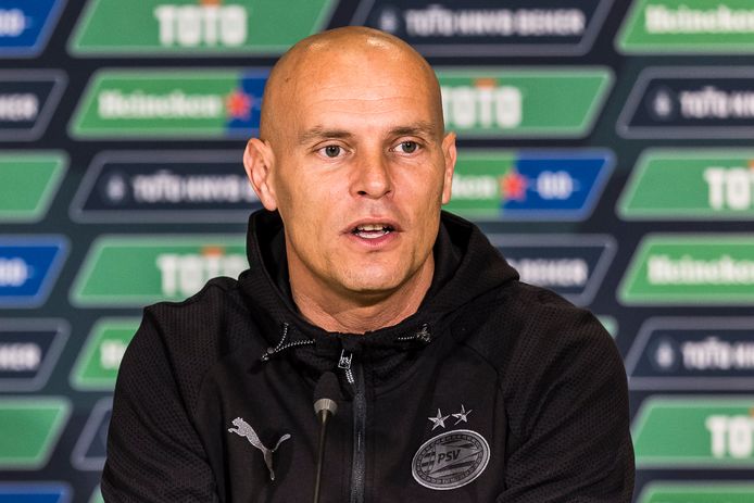 Rick de Rooij langer door als hoofdcoach van PSV Vrouwen, Ben van Dael ...
